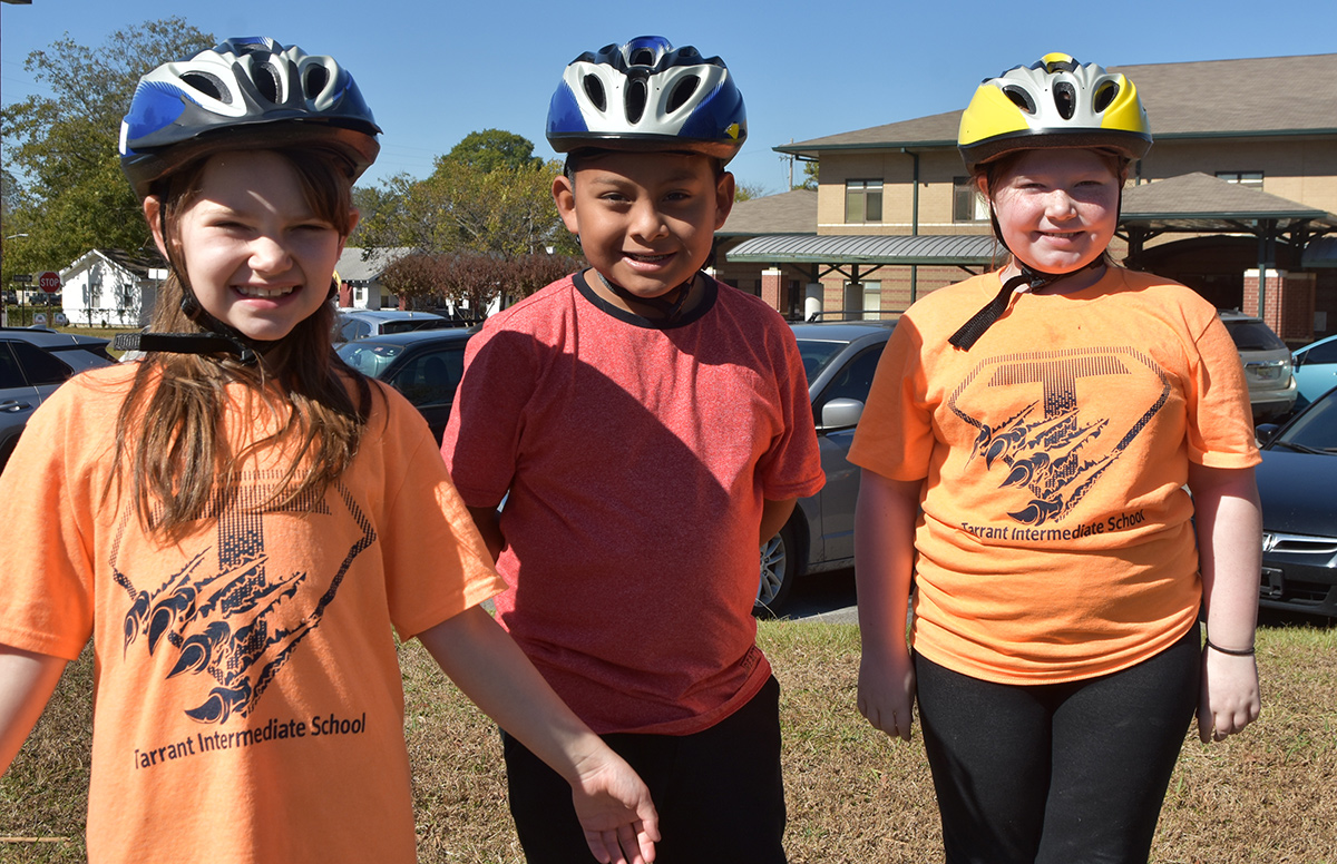 Getting “Hands On” with Bike Safety – United Way Hands On